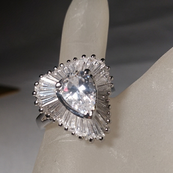 Avon Vtg Elizabeth Taylor Ring | Jewelry | Avon Vintage Elizabeth ...